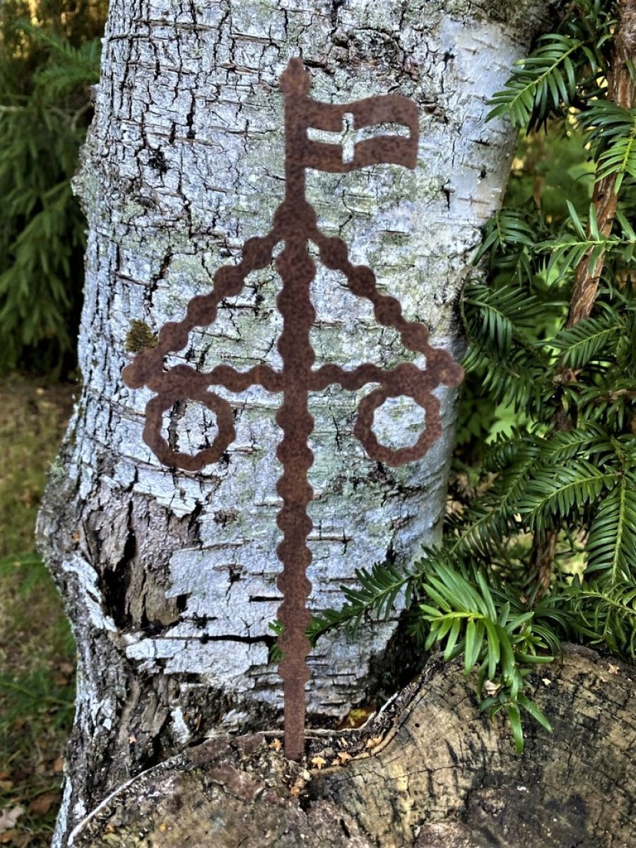 Midsommarstång på stick i rost - För Trädgården